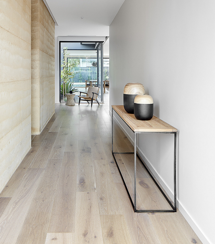 Reeves Console Satara