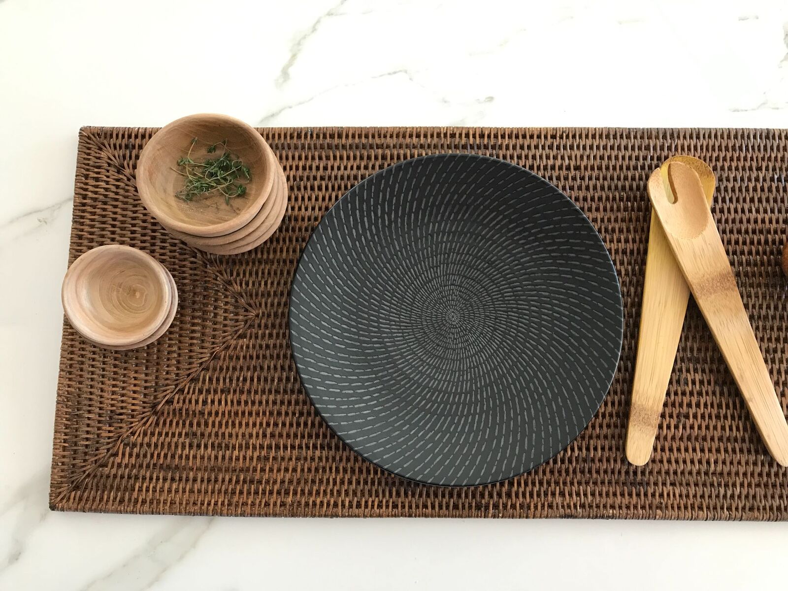 V860 Table Runner Satara